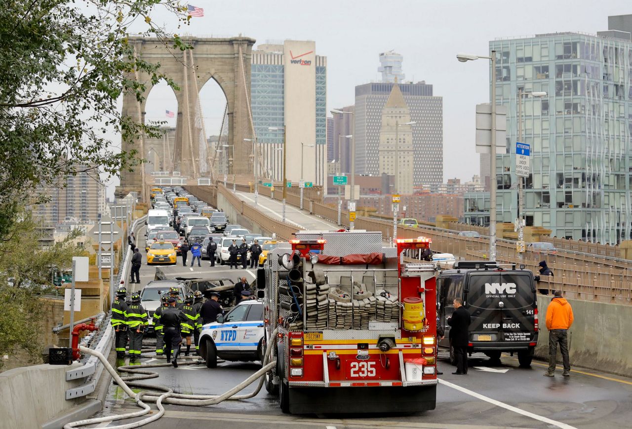 Fiery rush-hour Brooklyn Bridge crash kills 1, closes span