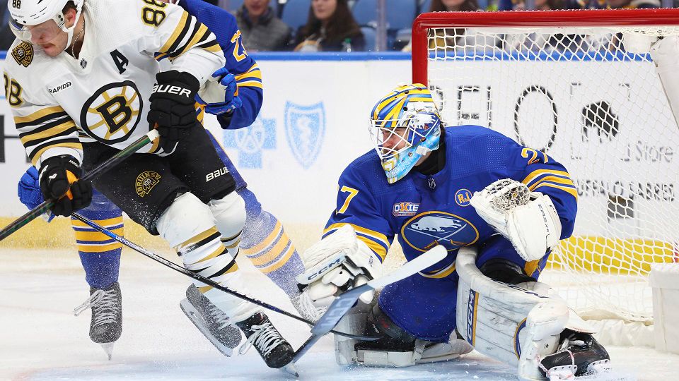Boston Bruins defeat Buffalo Sabres 5-2