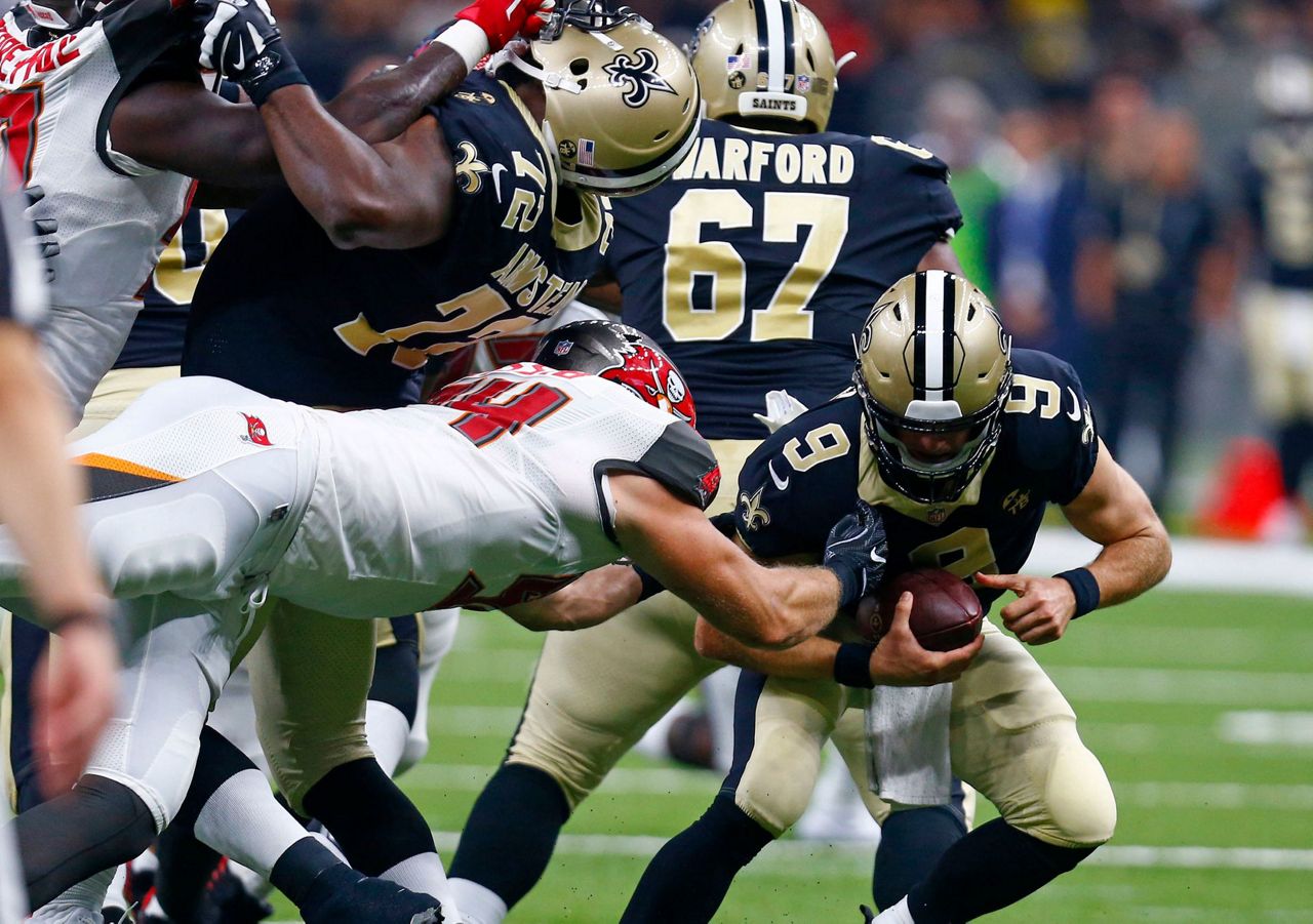 Fitzpatrick, Bucs stun Saints 48-40