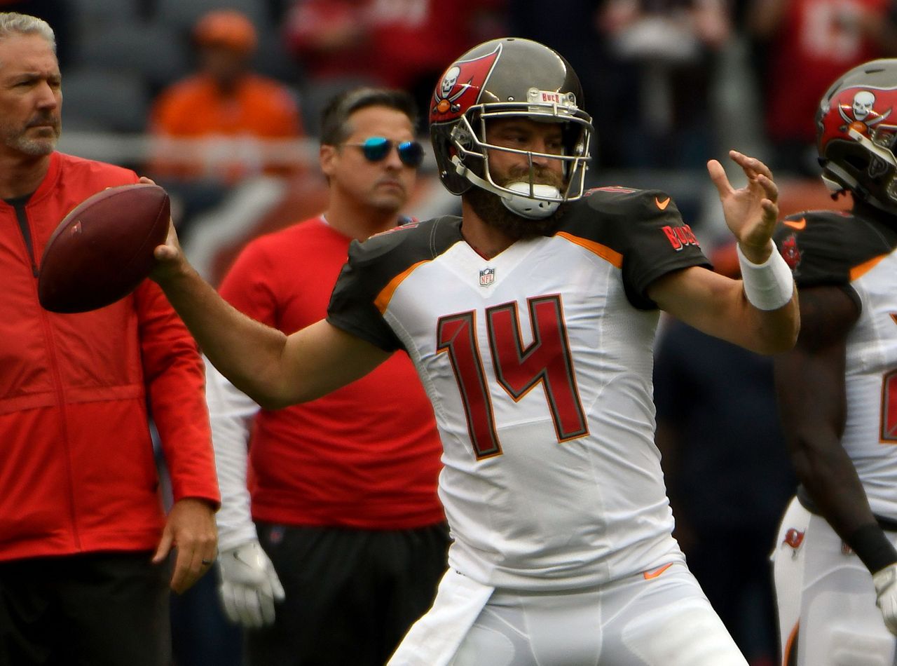Buccaneers start Fitzpatrick over Winston against Bears