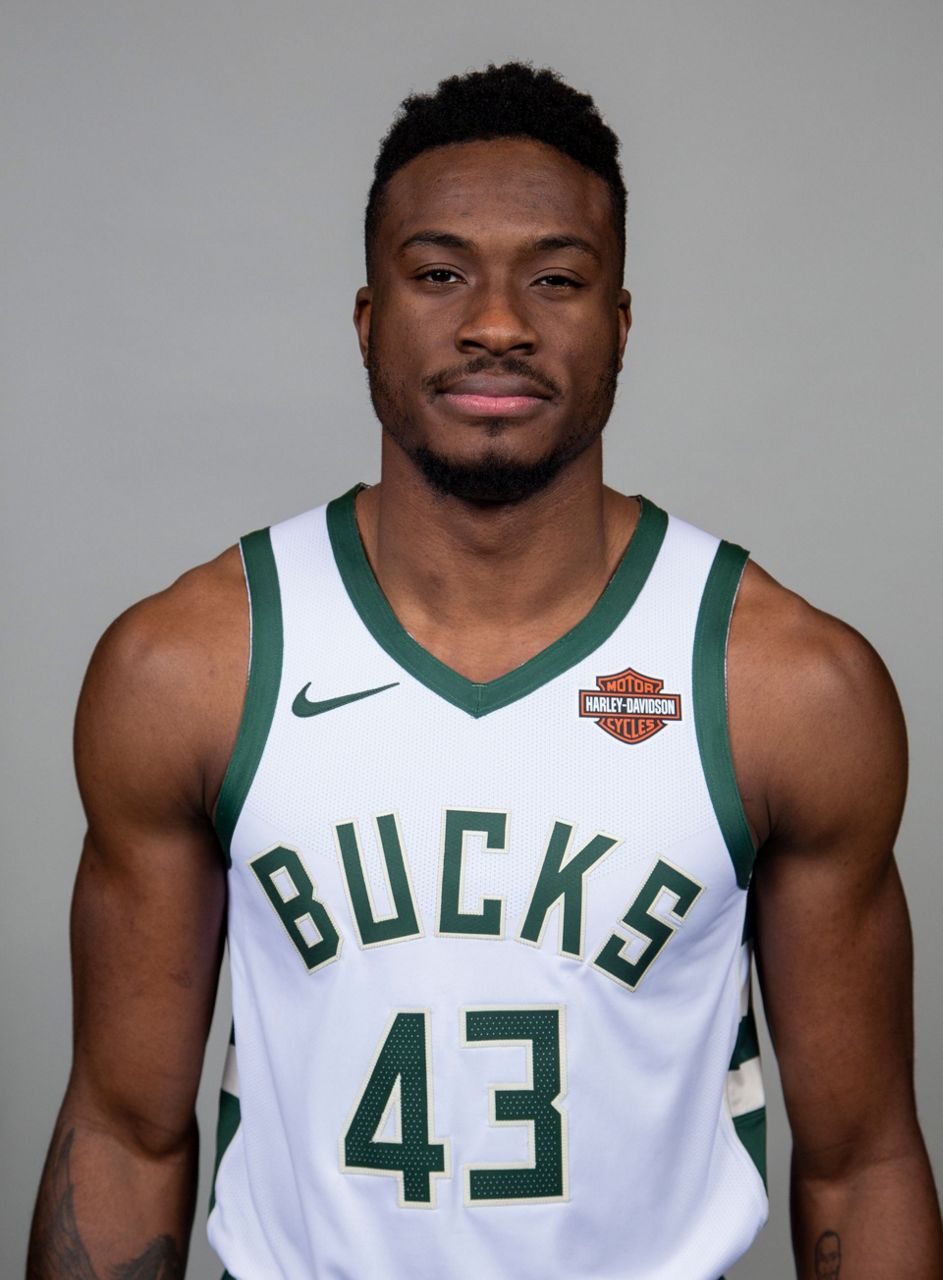 Giannis, Bucks look to be last team standing at season's end