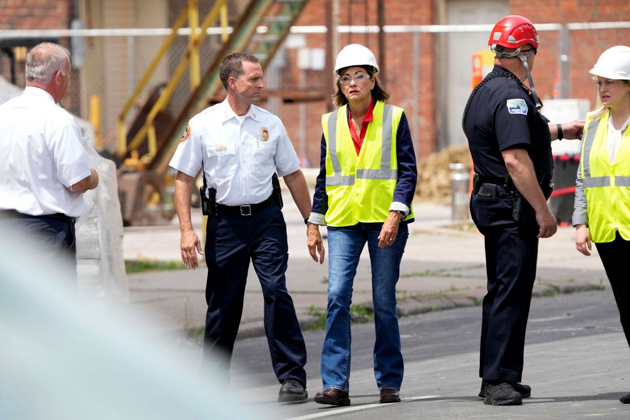 Man's body recovered at Iowa apartment collapse site; two others still ...