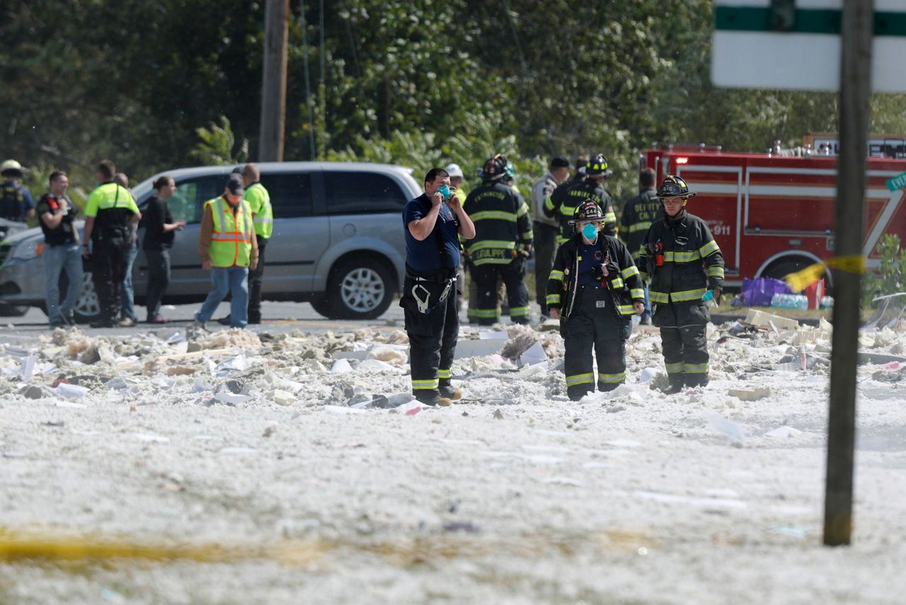 Propane explosion kills firefighter, injures 6 others