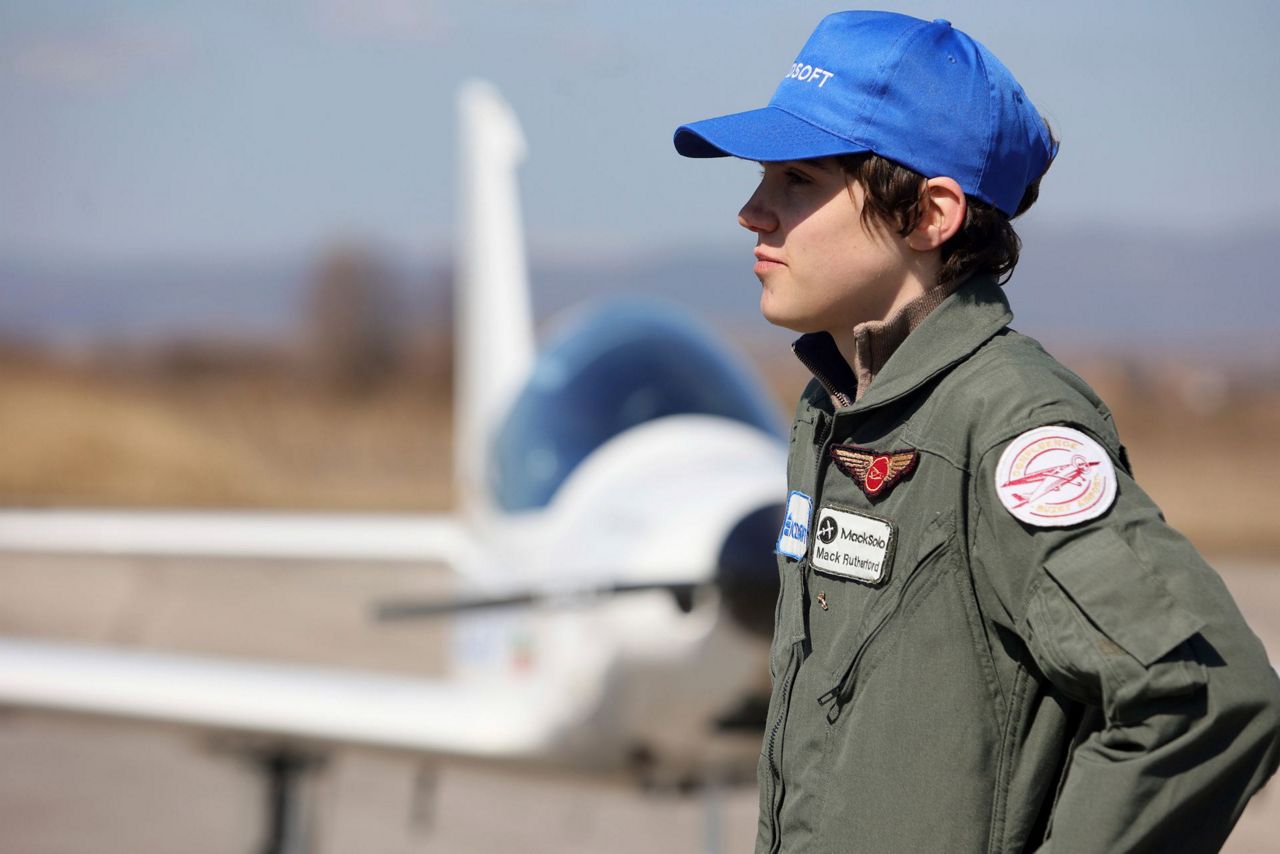 Teenage pilot starts around-the-world flight from Bulgaria