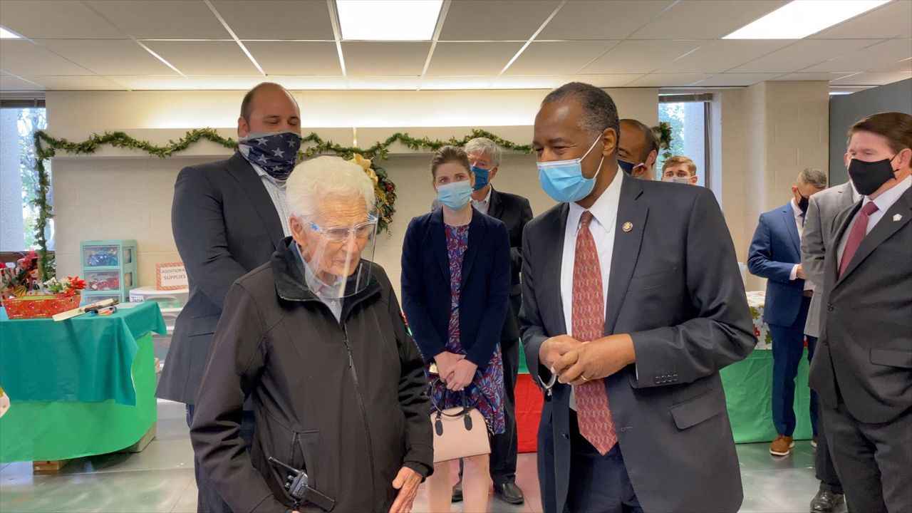 Mission Arlington Welcomes Volunteers for Holiday Season