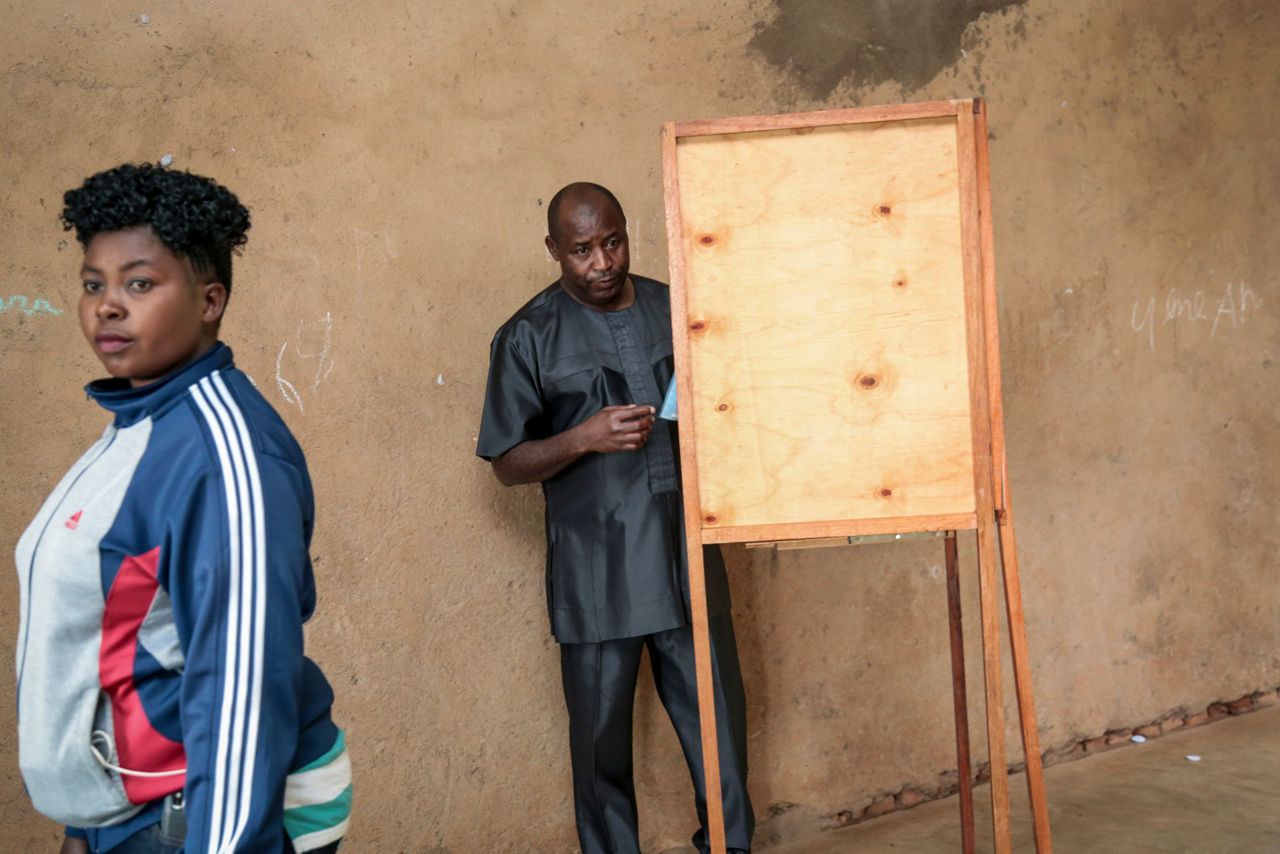 Burundi opens crucial presidential election amid pandemic