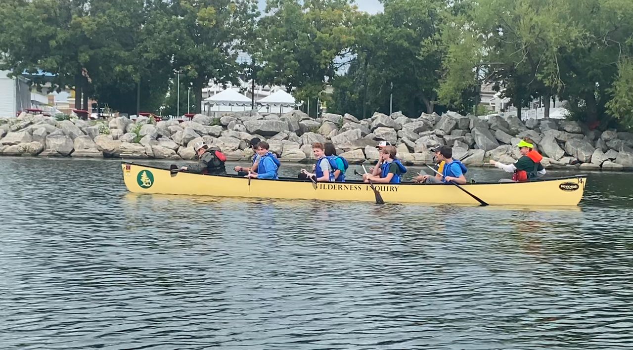 Canoemobile offers easy way to explore Milwaukee waterways