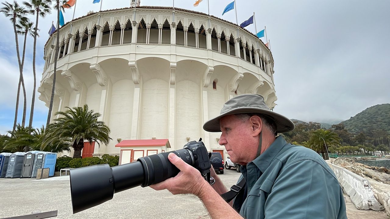 Blind photographer brings underwater preserve to life