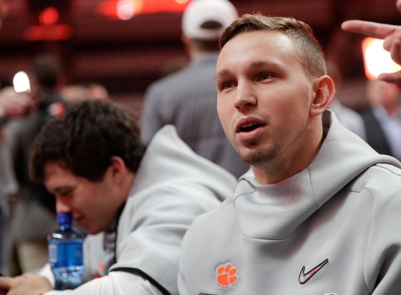 Walk-ons are obscure backbone of Clemson, Bama powerhouses