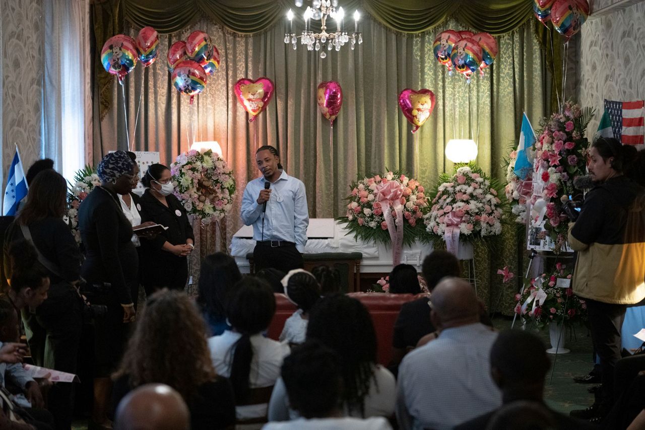 Family of girl who died in Border Patrol custody holds New York funeral ...