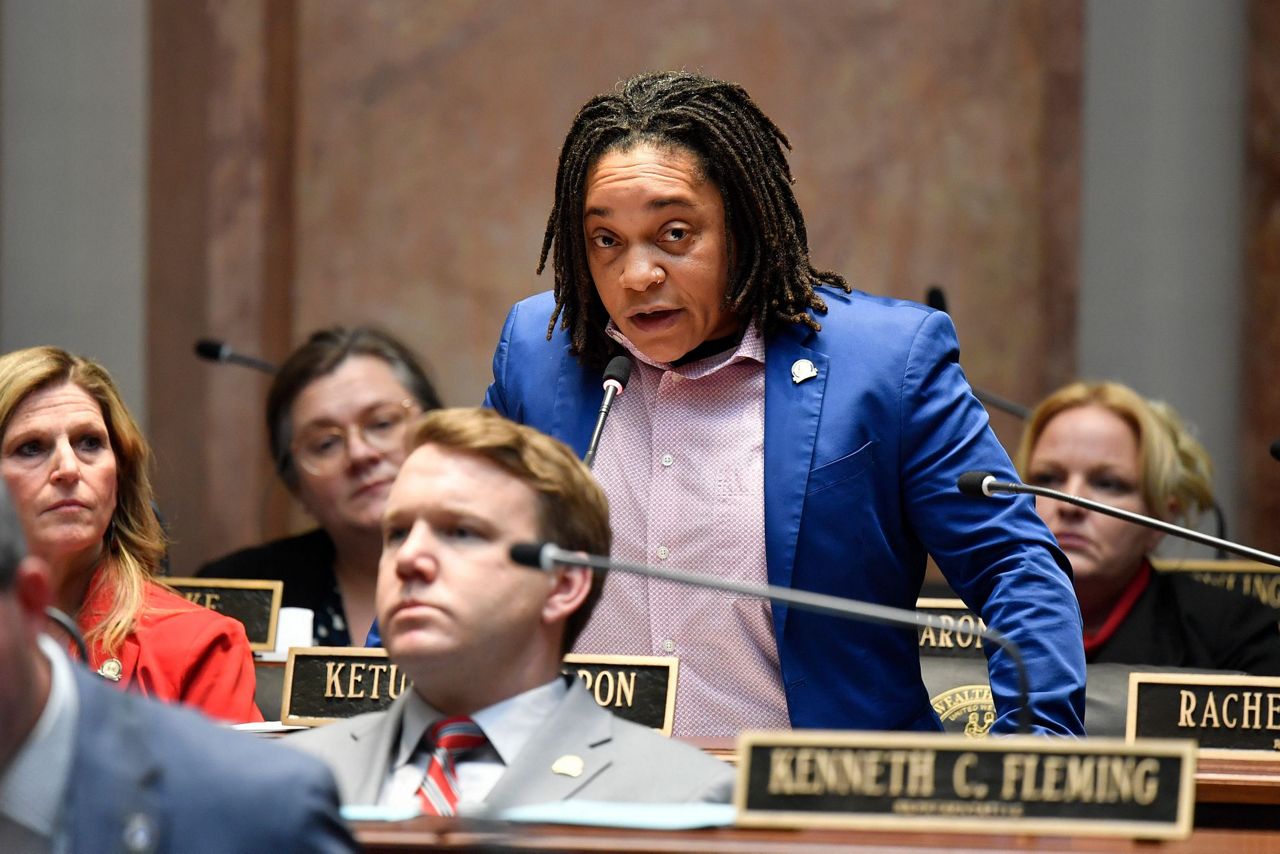 Ky GOP lawmakers pass ban on gender-affirming care for youth