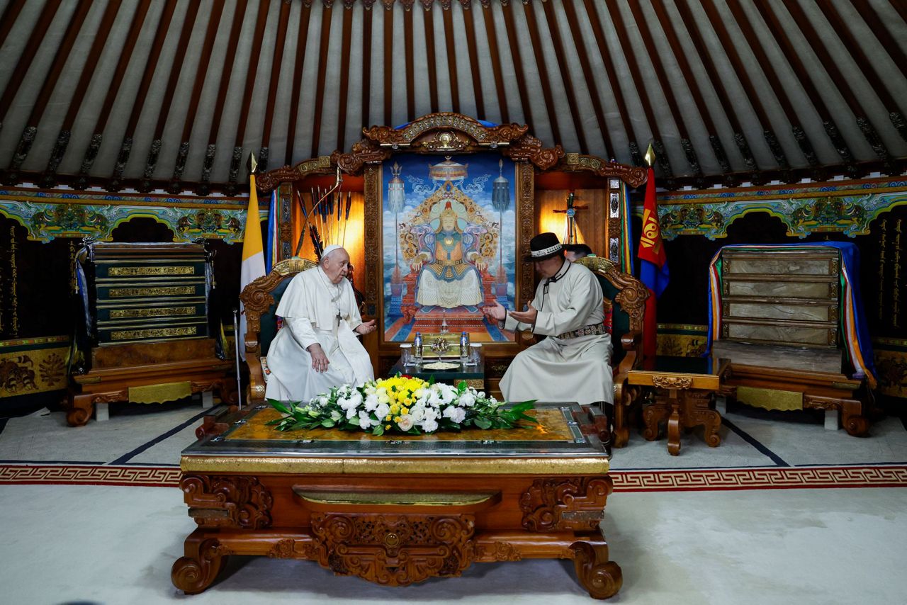 Pope starts Mongolia visit by praising the country's religious freedom ...