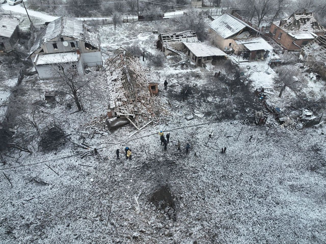 A heavy wave of Russian missile attacks pounds areas across Ukraine ...