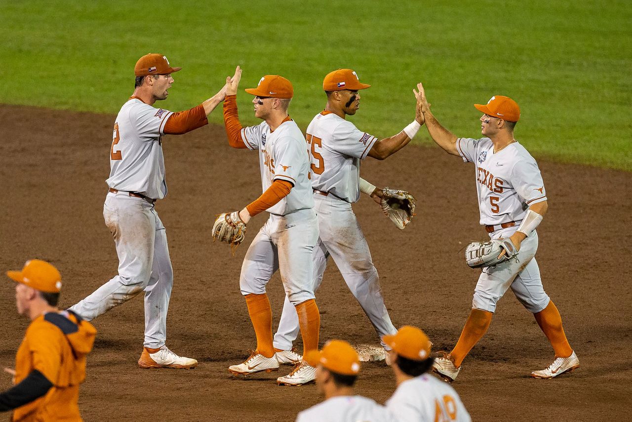 Texas defeats Virginia 6-2 to reach bracket final at CWS