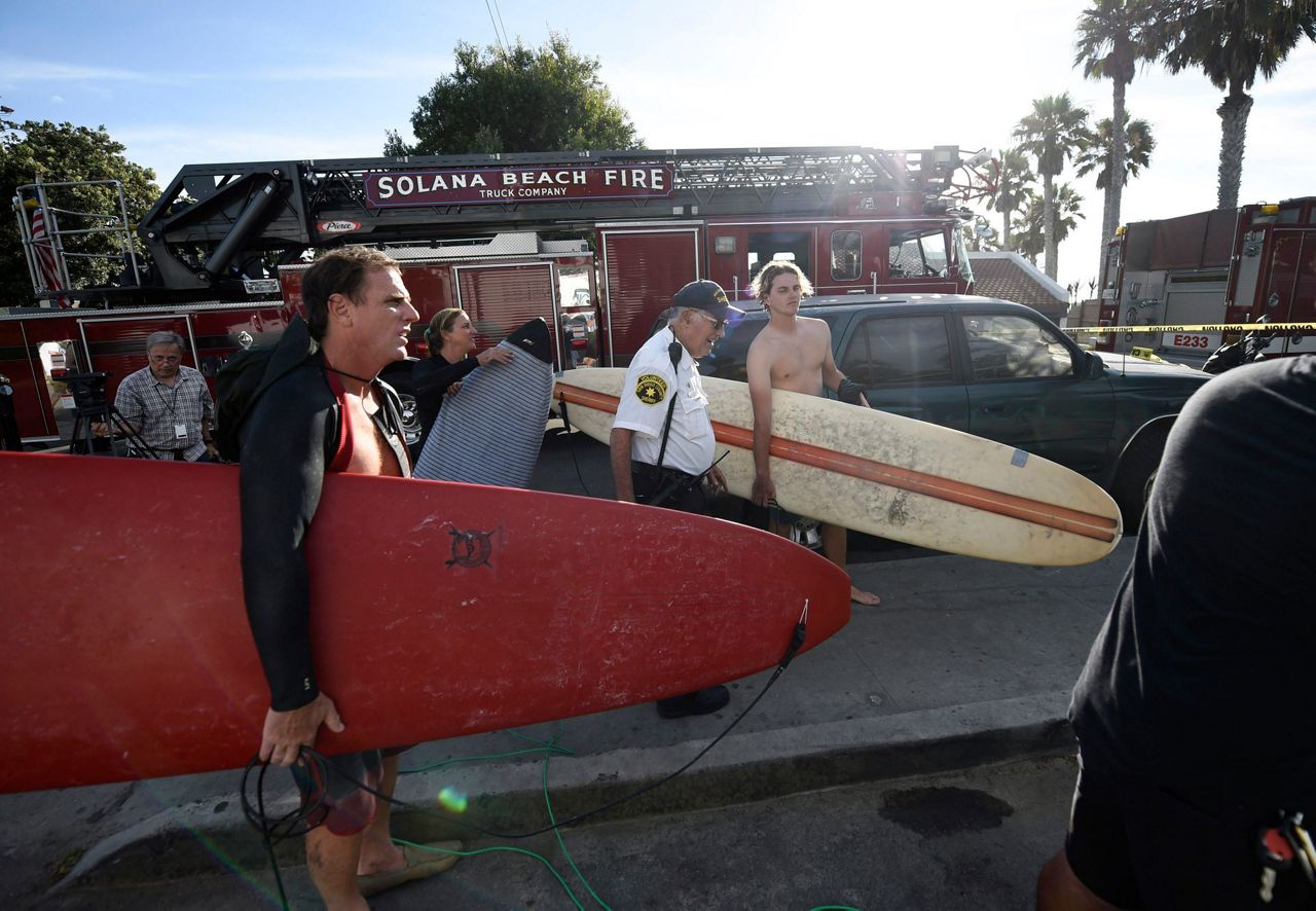 Collapsing California cliff claims 3 lives