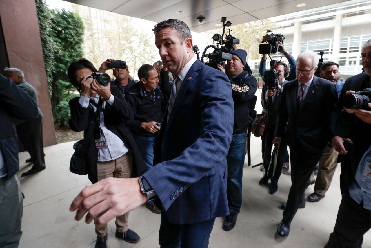 California Rep. Hunter plans to plead guilty, leave seat