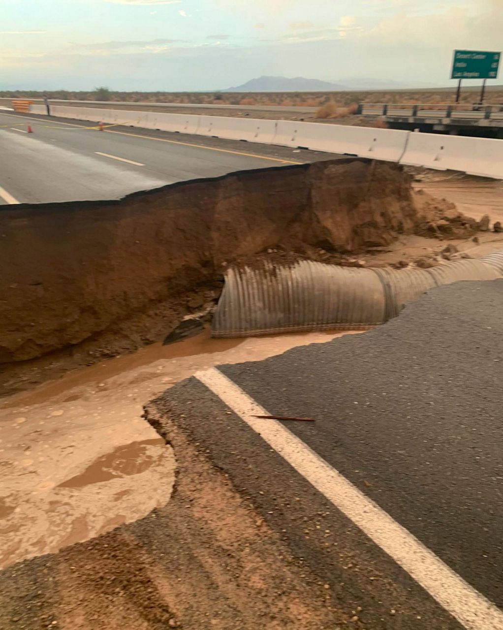 Desert flooding damages Los Angeles to Phoenix highway