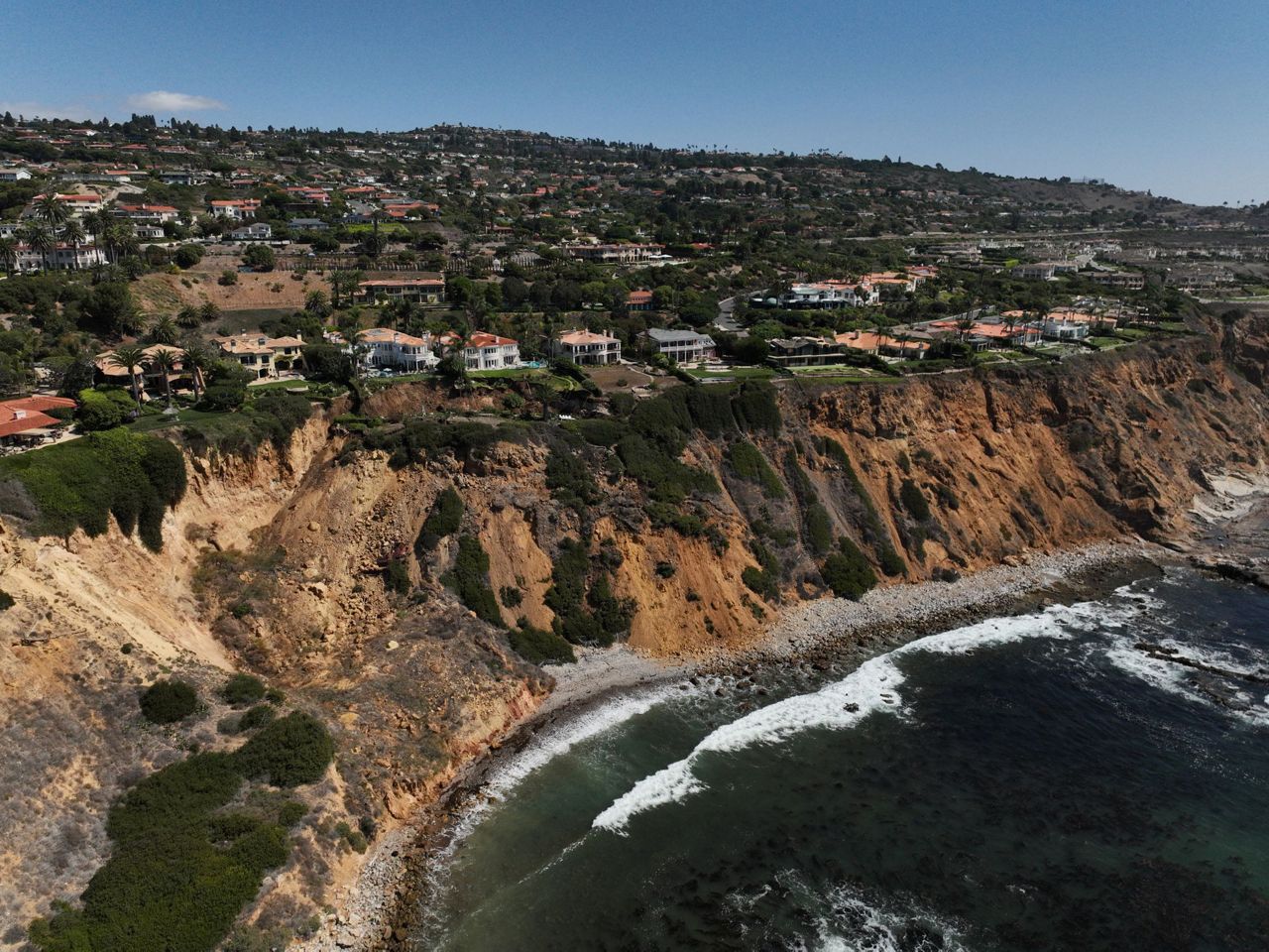 Hundreds of feet of coastal bluff in California fell toward the ocean ...