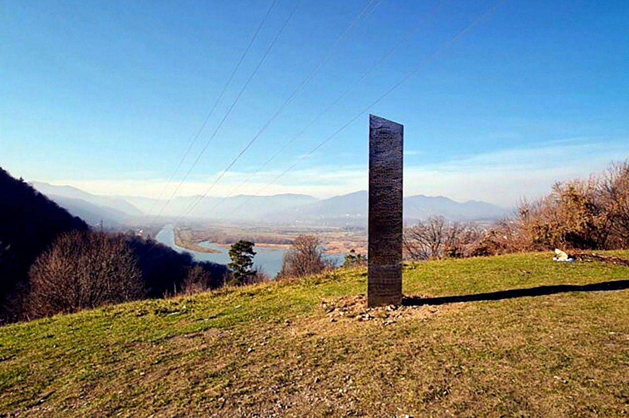 California monolith erected that's similar to Utah structure