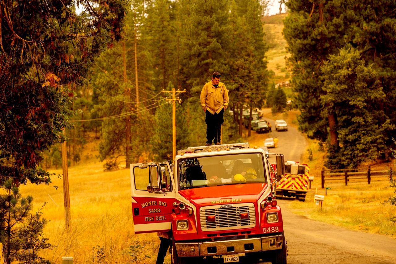 Crews make progress against destructive fire near Yosemite