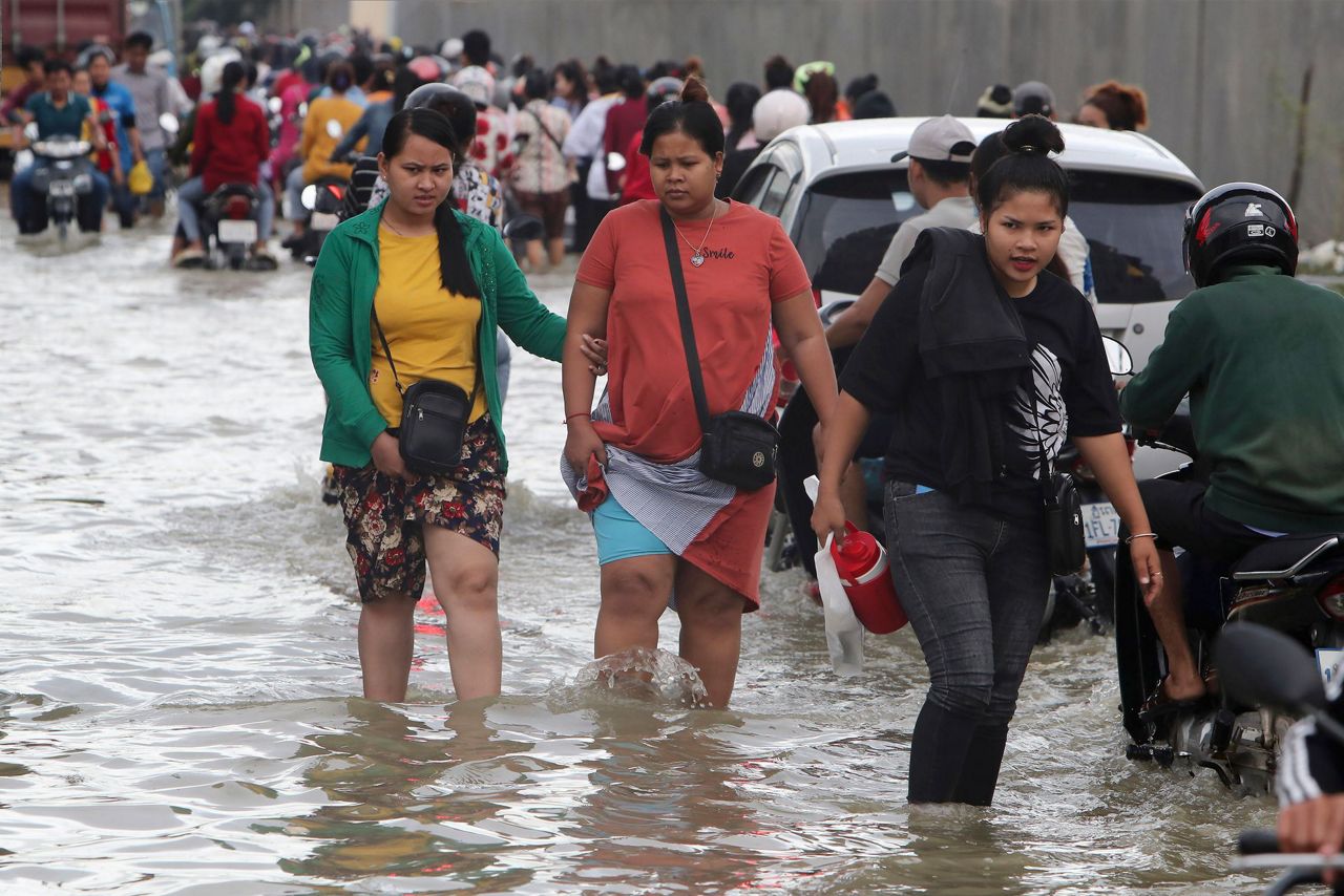 10,000 evacuated in Cambodia due to flooding; rice crop hit