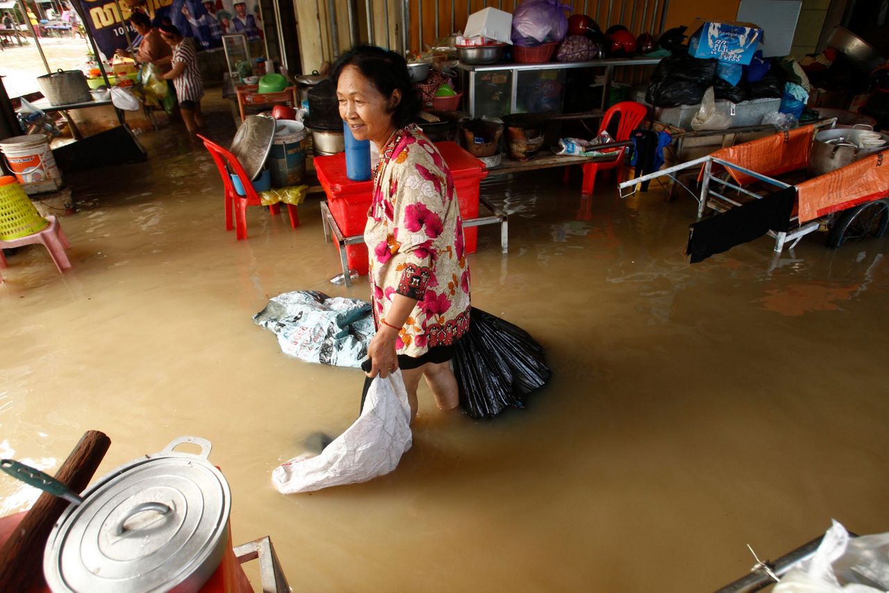 10,000 evacuated in Cambodia due to flooding; rice crop hit