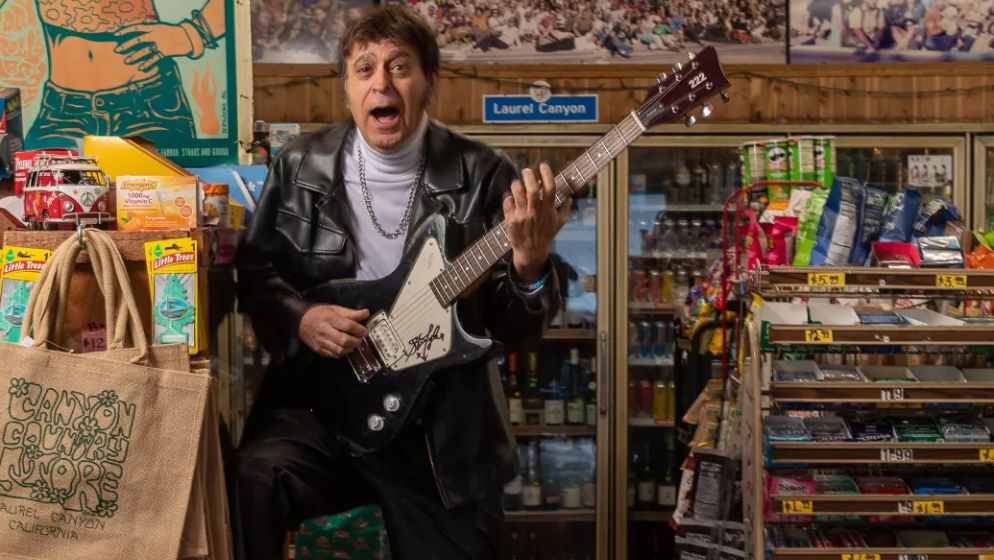 Canyon Country Store honors rock legends