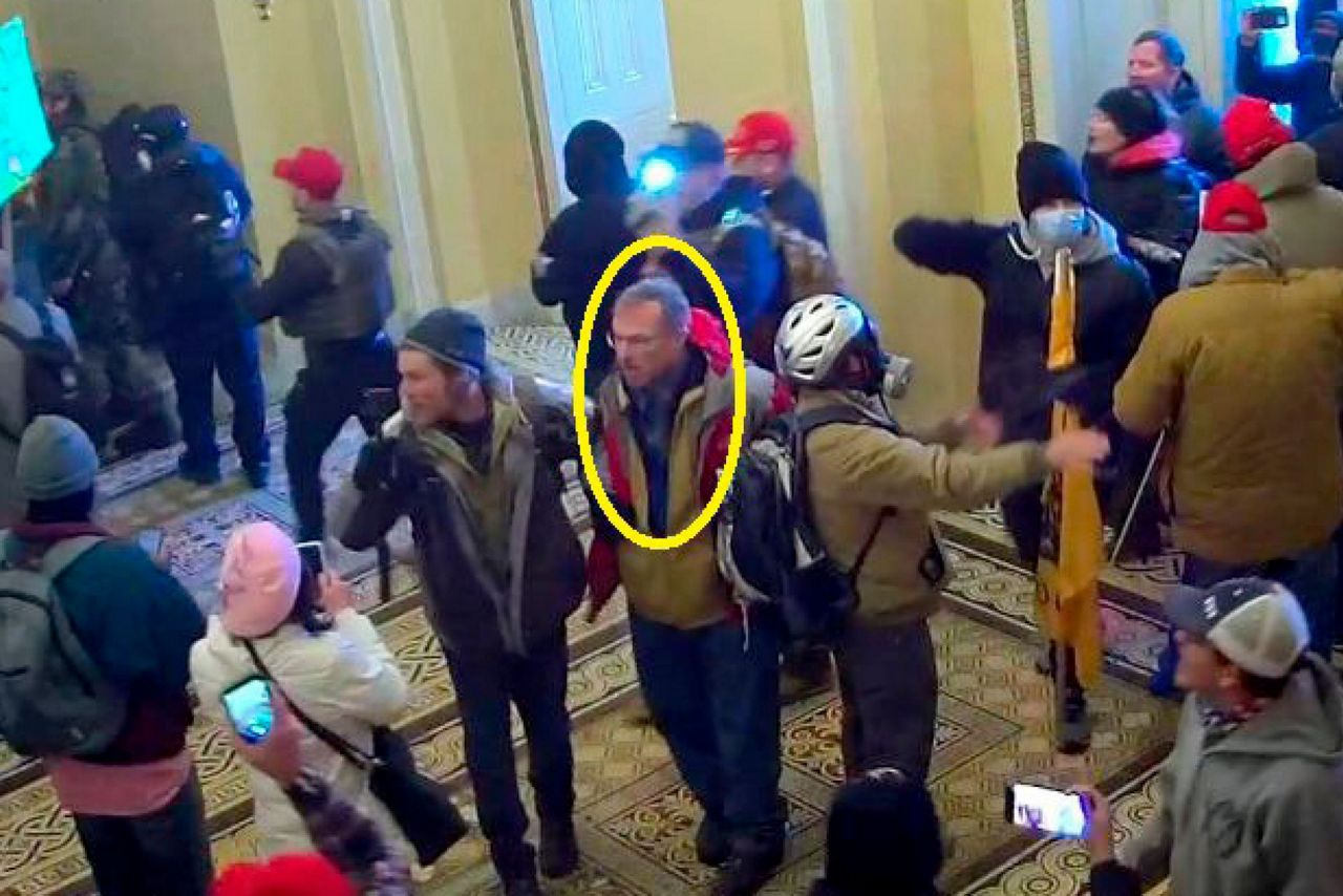 Ex-Boston officer charged with assaulting cop in Jan. 6 riot