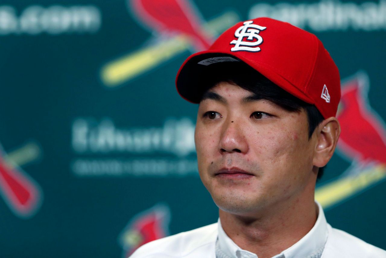 Cardinals sign top South Korean pitcher Kwang Hyun Kim