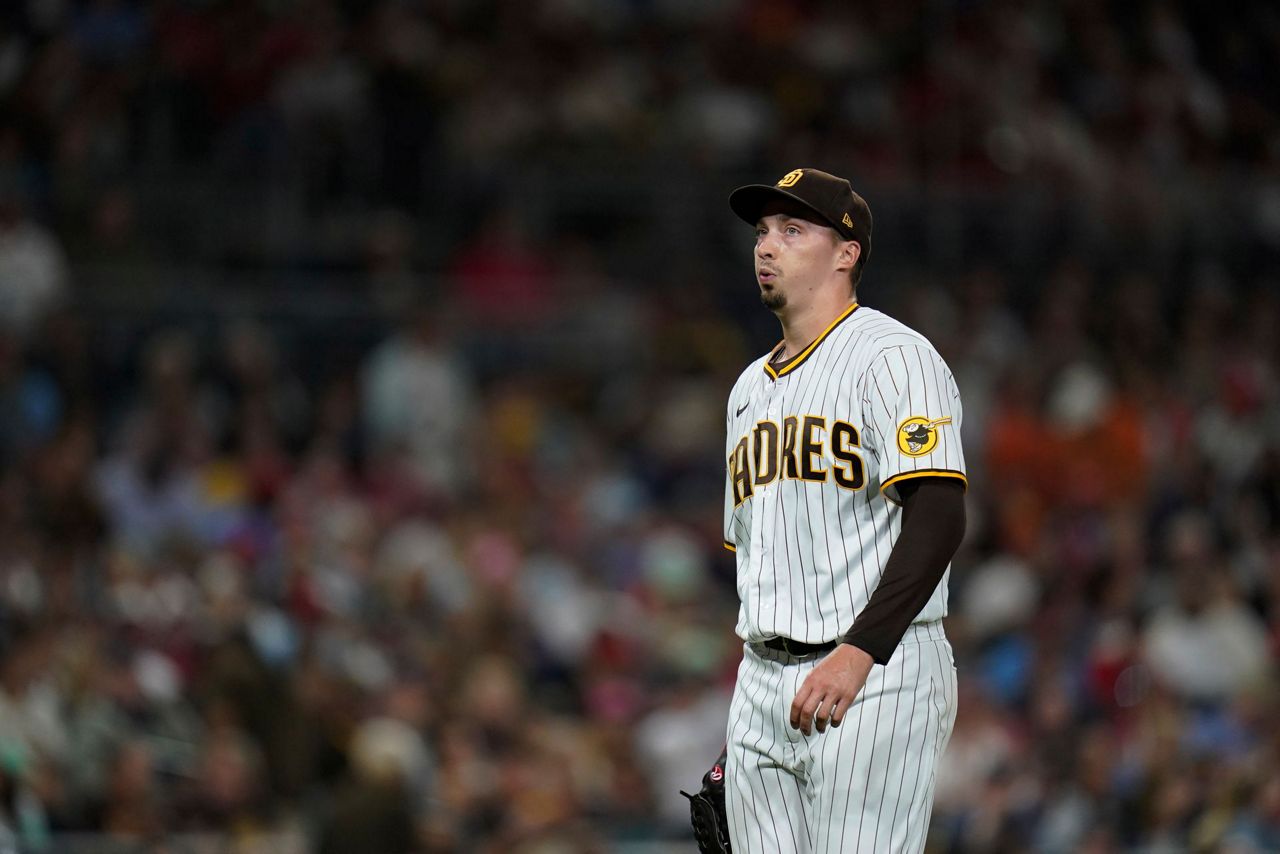 Padres' Snell has no-hitter vs Cardinals after 6 innings