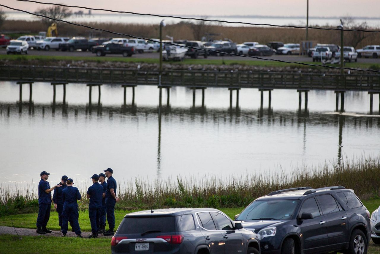 Search continues for body at Texas plane crash site