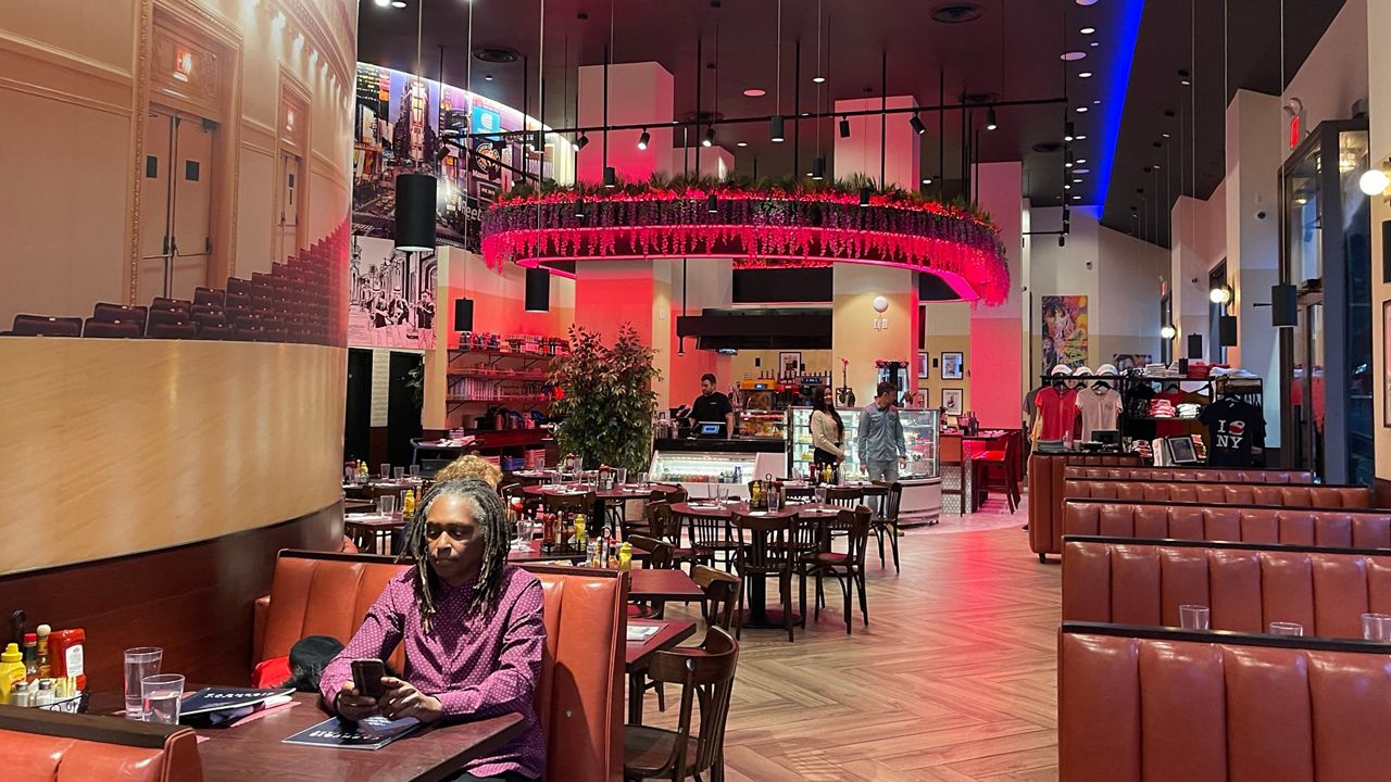 Restaurants react to bill that could raise wages