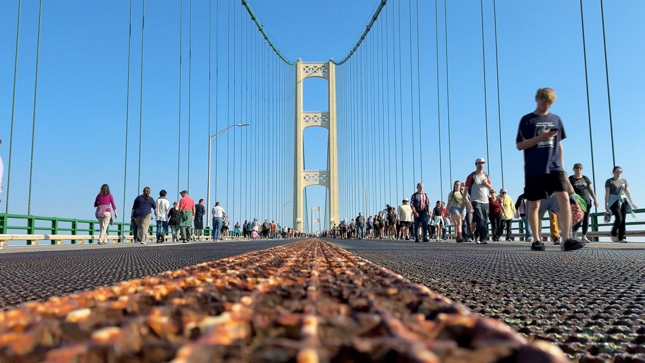 About 33,000 take part in Mackinac Bridge Walk