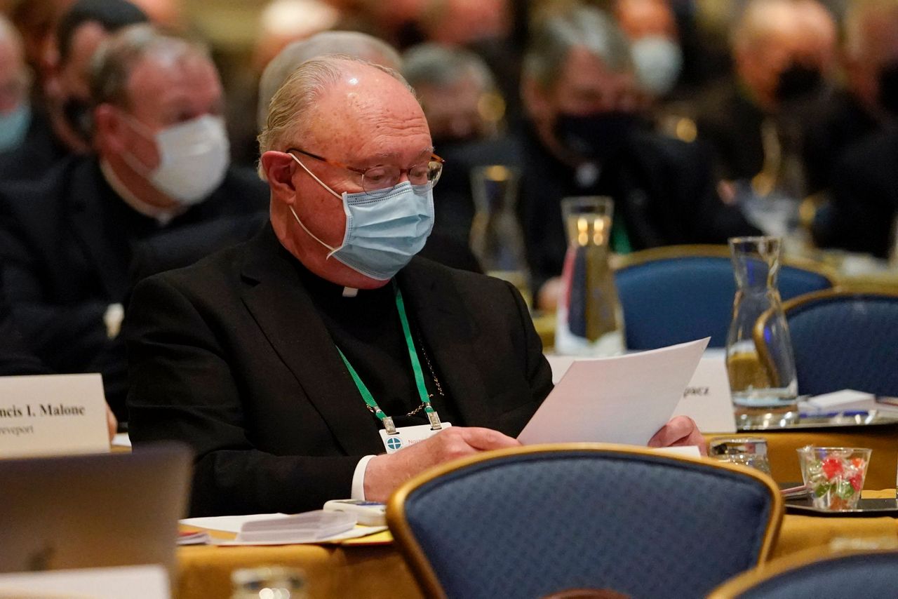 Bishops urged to listen as they consider Communion document