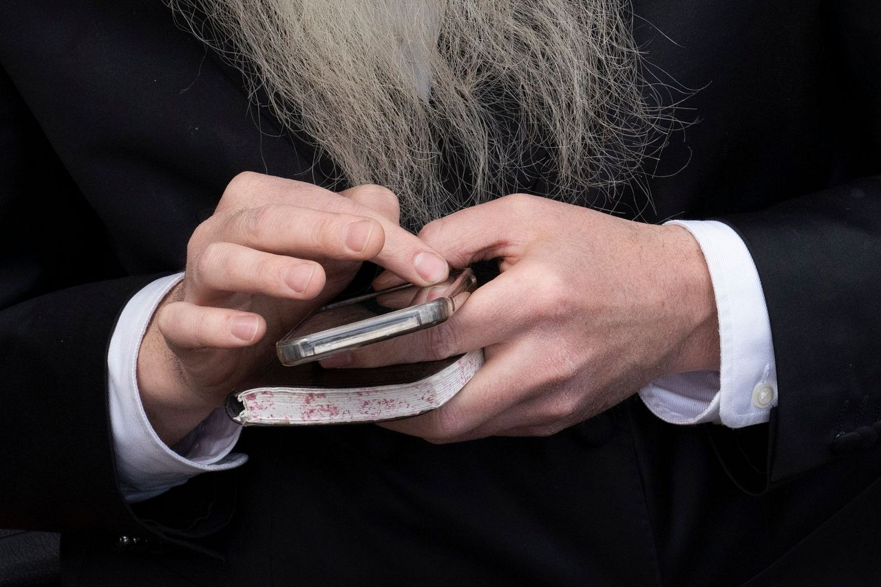 AT&T's network is down, here's what to do when your phone service has ...