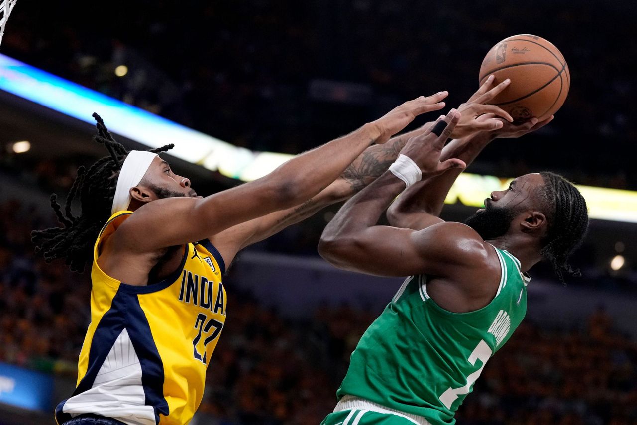 Jrue Holiday's finishing flurry helps Celtics beat Pacers 114-111 for 3-0 lead in East finals