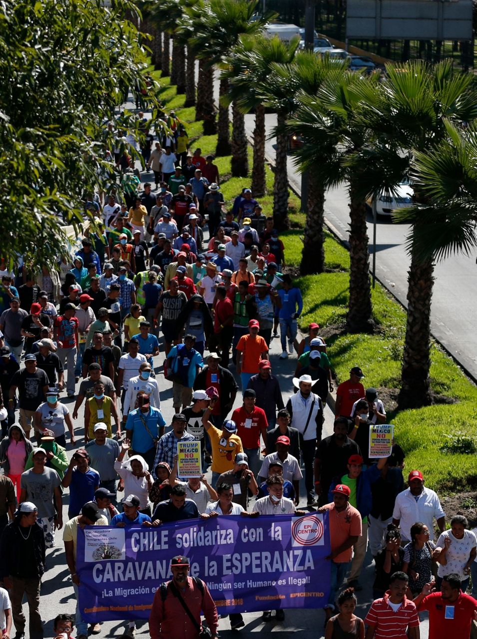 Caravan members in Mexico debate options, route to US border