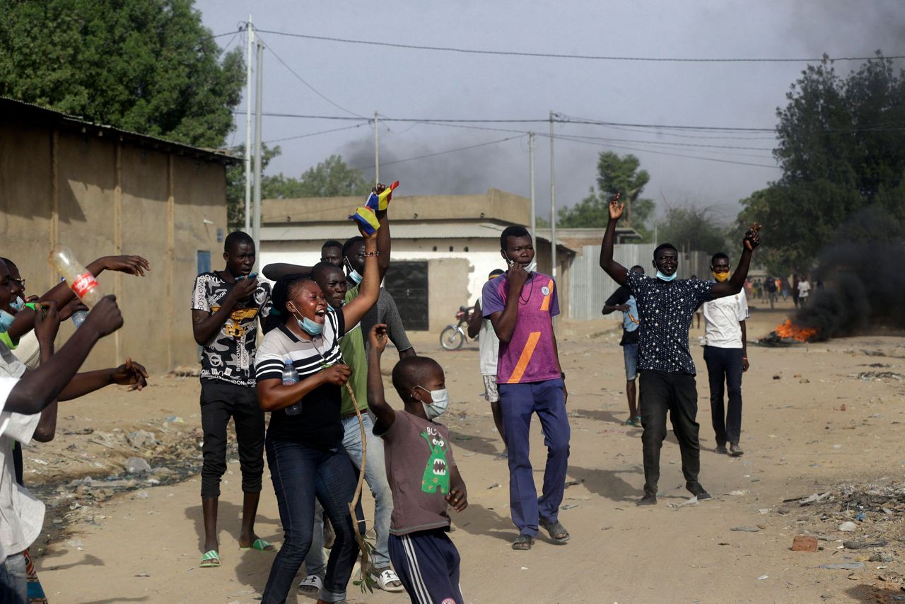 Thousands demonstrate in Chad against military transition