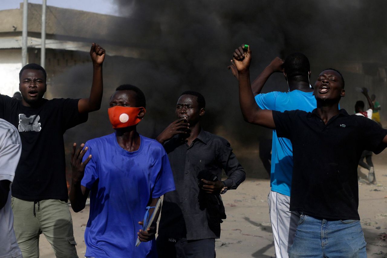 Thousands demonstrate in Chad against military transition