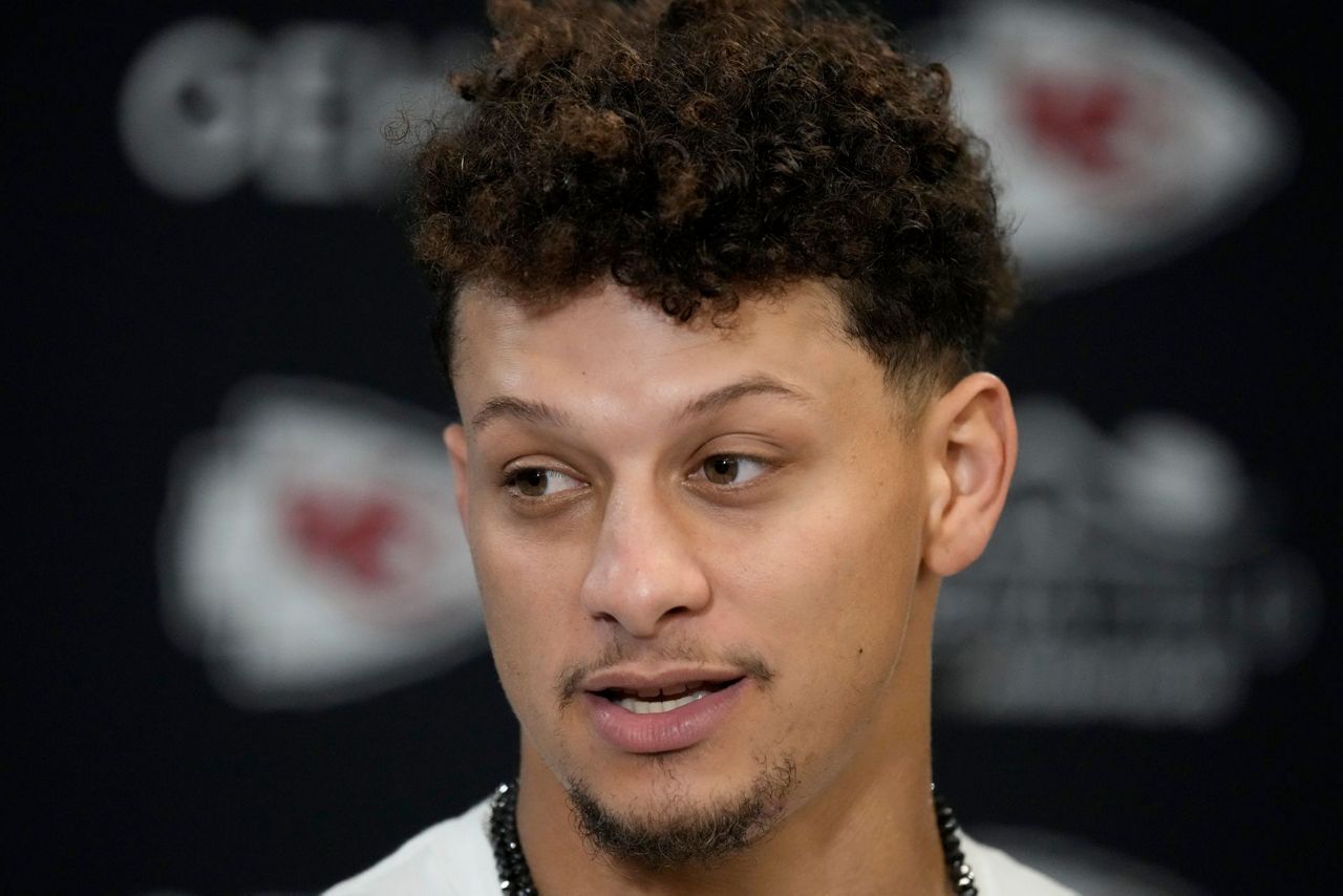 Chiefs add Patrick Mahomes to injury report with flu-like symptoms, but ...