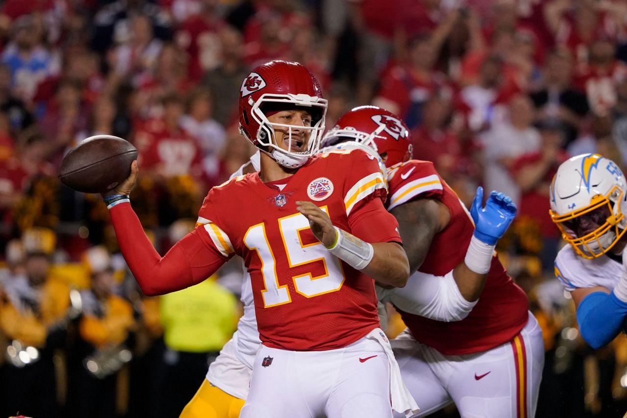 Chiefs rally past Chargers 27-24 in early AFC West showdown