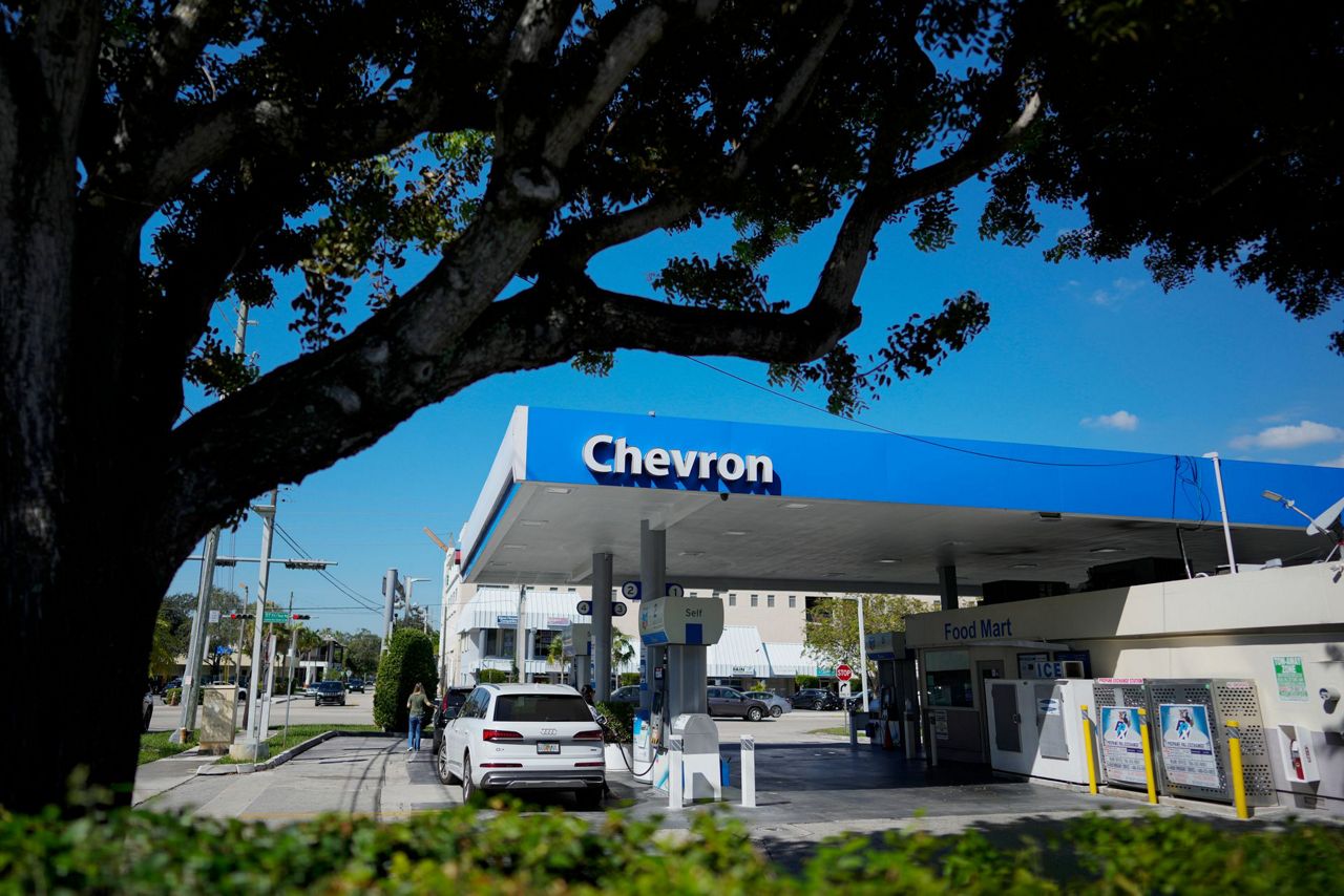 Chevron to buy Hess for $53 billion as the biggest US oil companies get ...