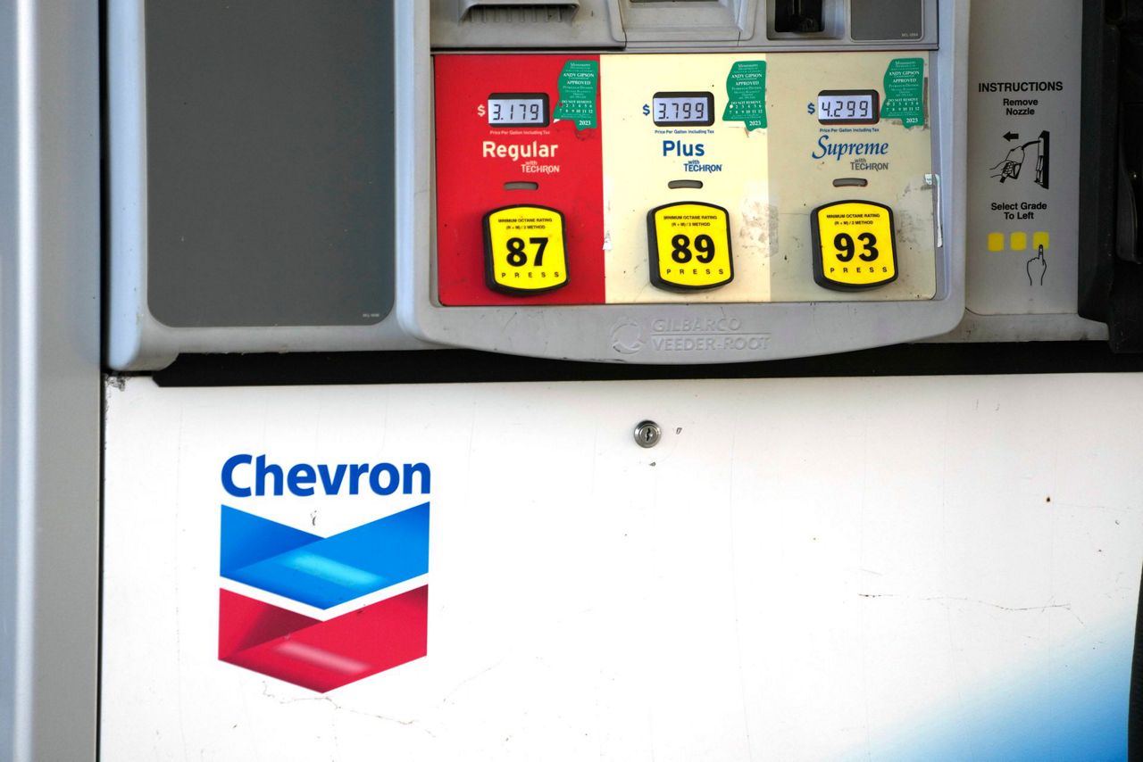 Chevron to buy Hess for $53 billion as the biggest US oil companies get ...