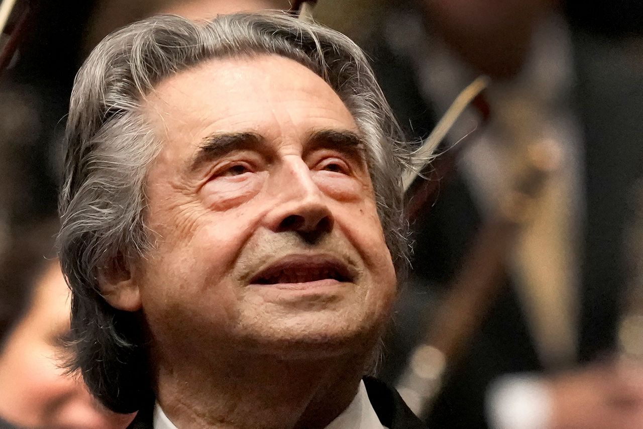 Muti ends 13 seasons with Chicago Symphony Orchestra with praise and ...