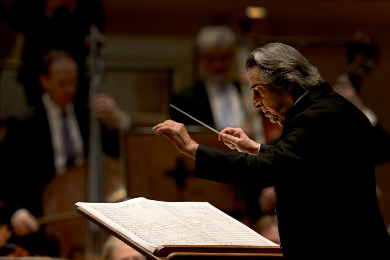Muti ends 13 seasons with Chicago Symphony Orchestra with praise and ...