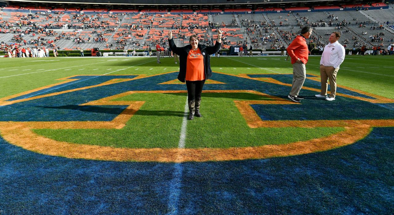 Chiefs fans vent on Twitter at English woman named Dee Ford