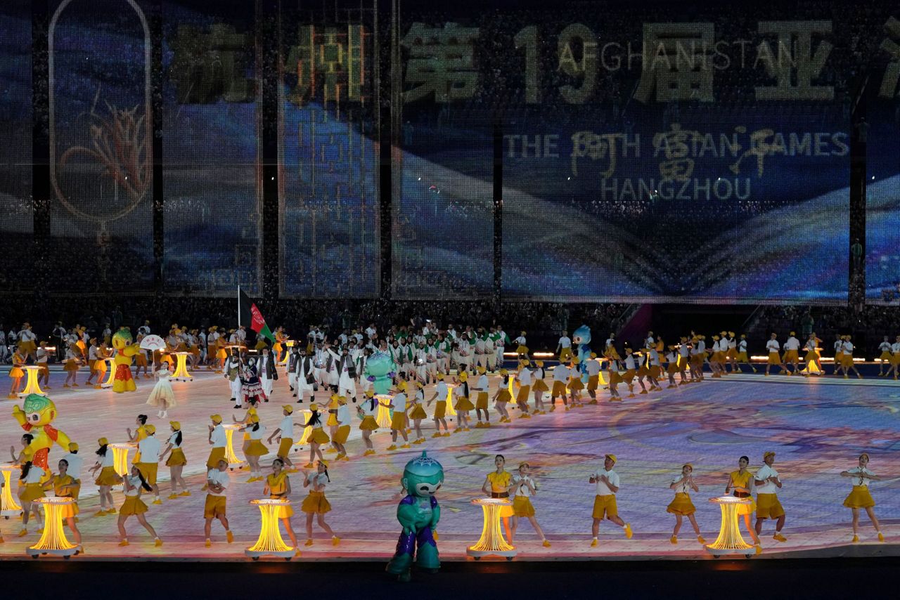 Lots of dignitaries but no real fireworks - only electronic flash - as ...