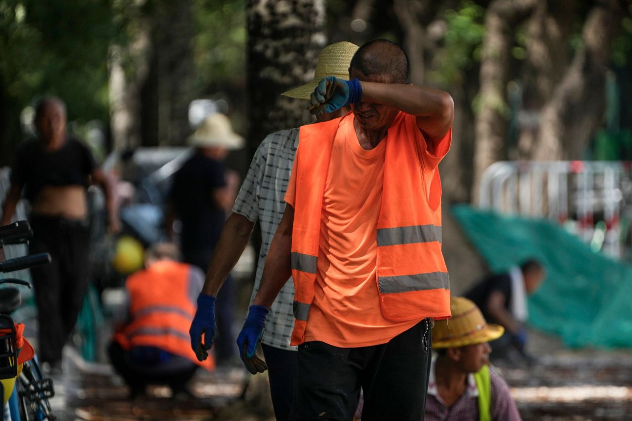 Chinese employers ordered to limit outdoor work as country struggles ...