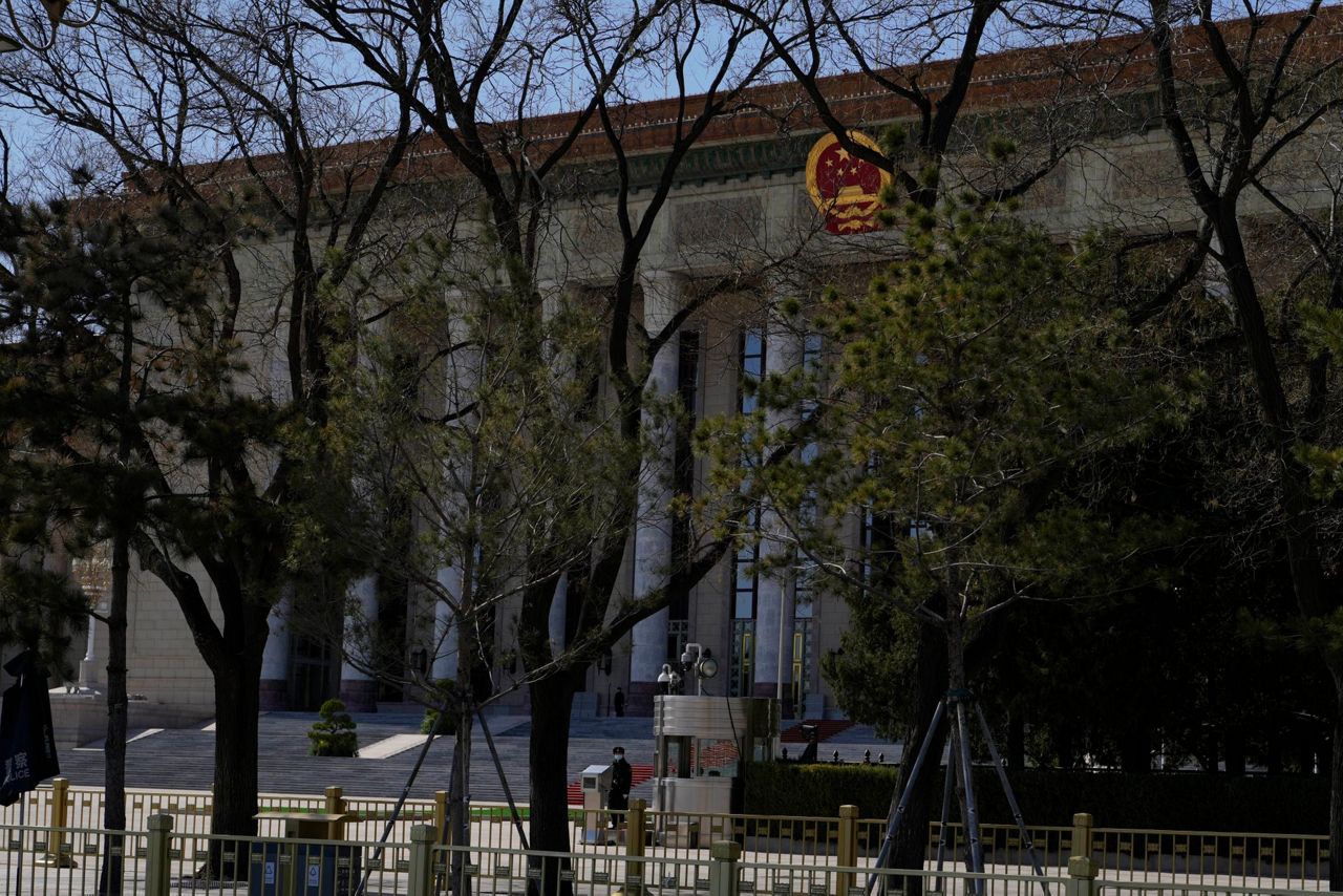 New leaders, economy to dominate China's legislative session