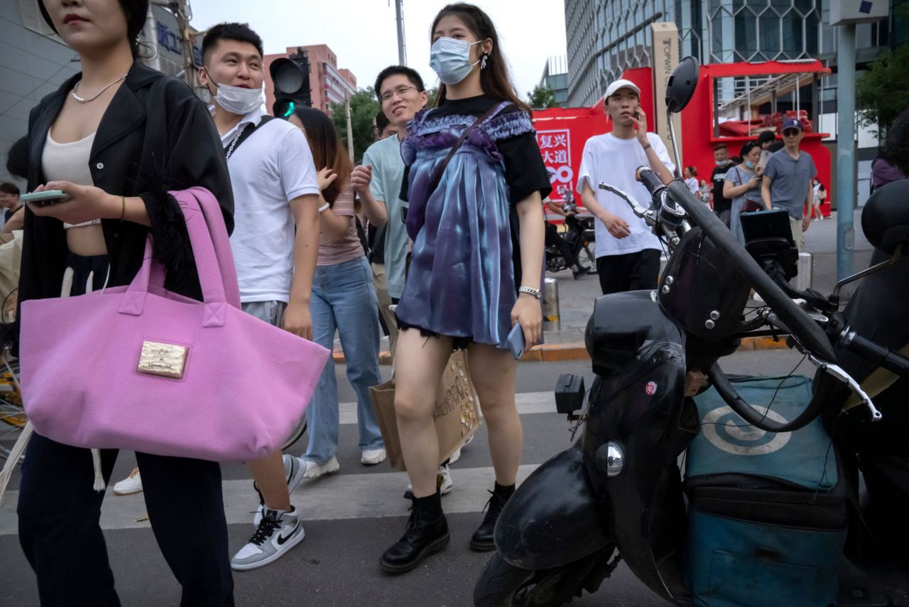 Some Chinese shun grueling careers for 'low-desire life'